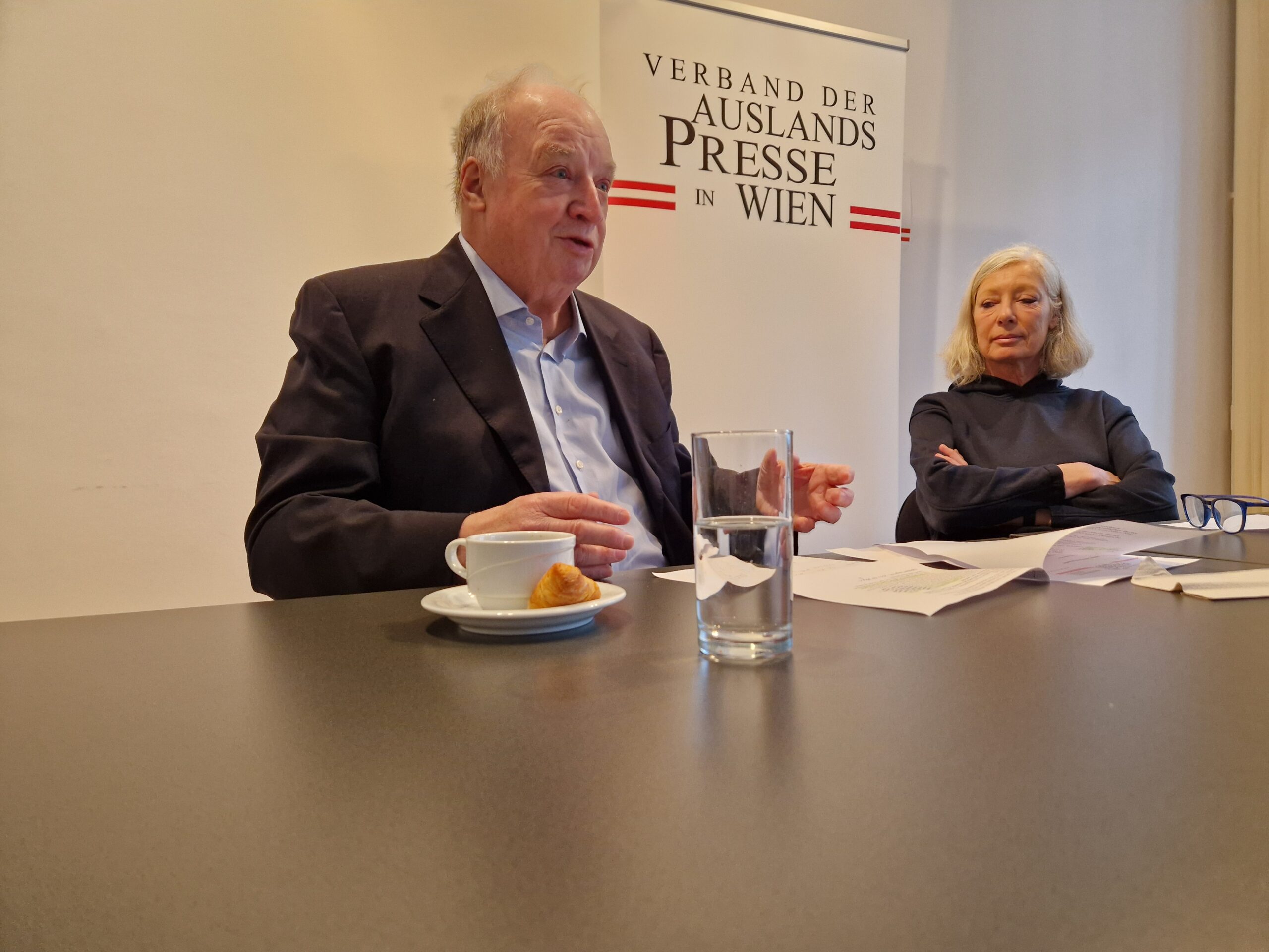 Exklusives Gespräch mit Hans Rauscher - Verband der Auslandspresse in Wien