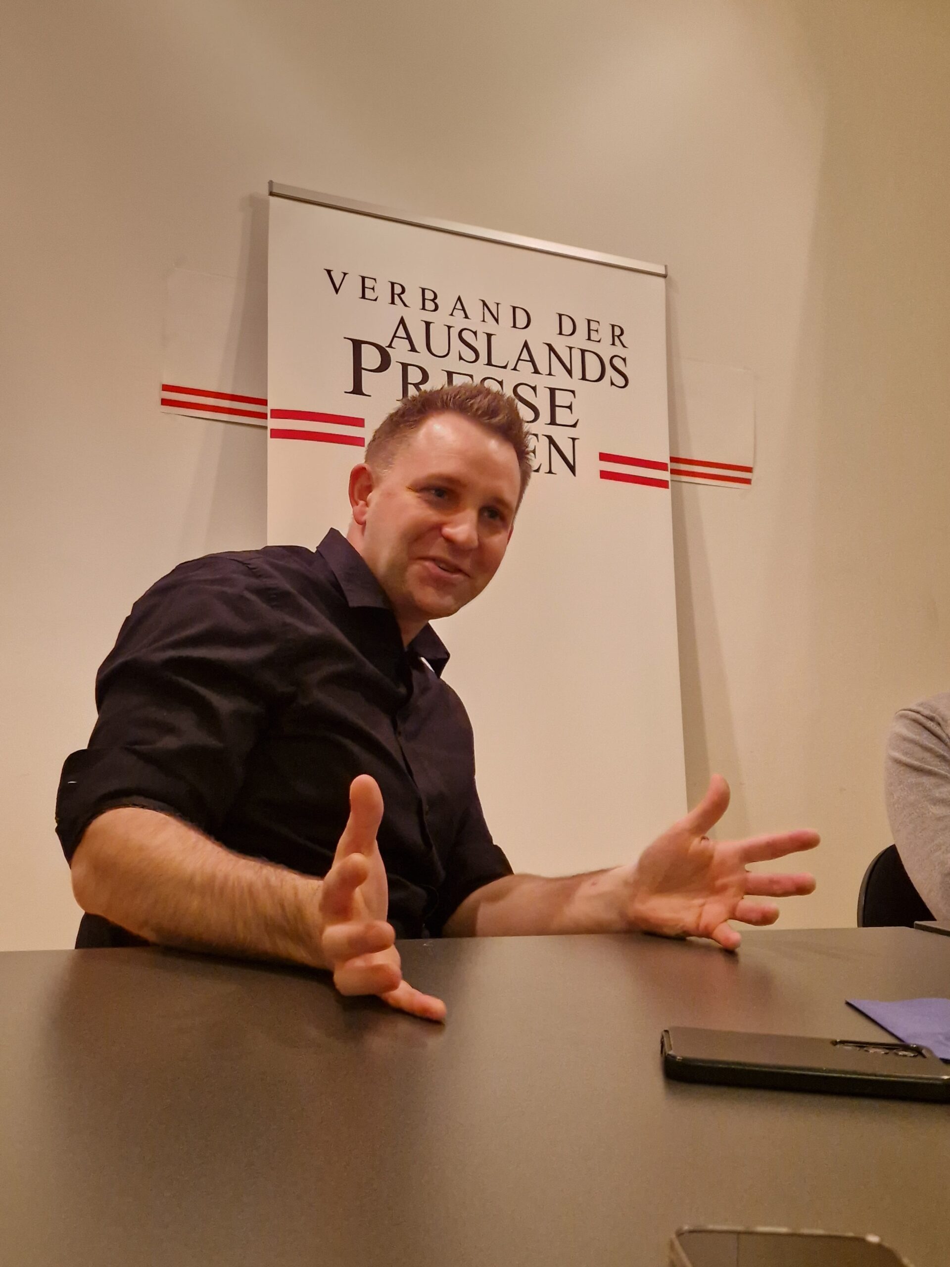 Exklusives Gespräch mit Max Schrems - Verband der Auslandspresse in Wien